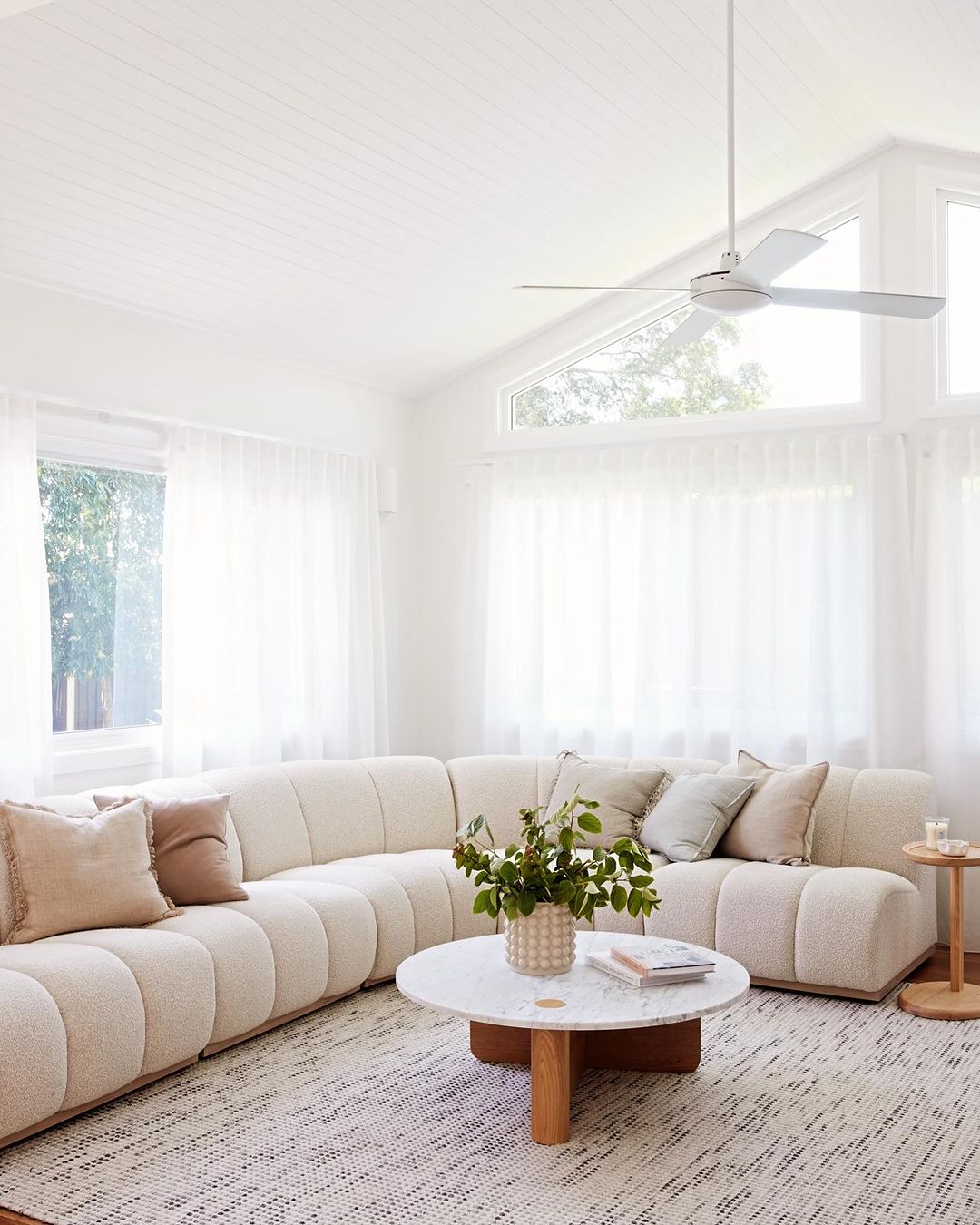 The 5 Best Modular Sectional Sofas for Your Home | Castlery Singapore